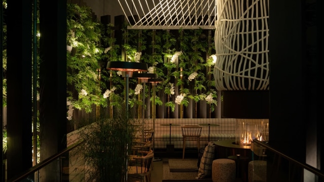 8 at The Londoner - Restaurant - visitlondon.com